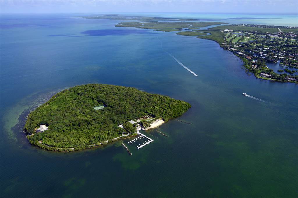 You can now own some of these luxury private islands