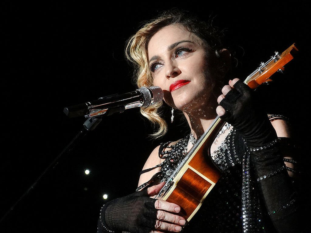 5 celebrity art collectors you didn't know about