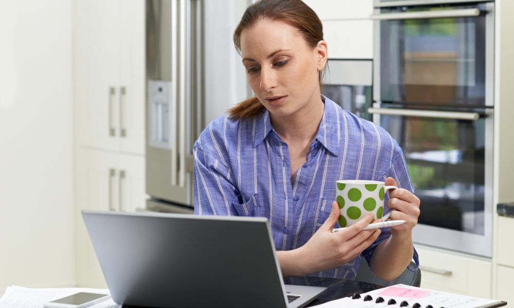 Here are 6 tips on making extra cash outside your permanent job